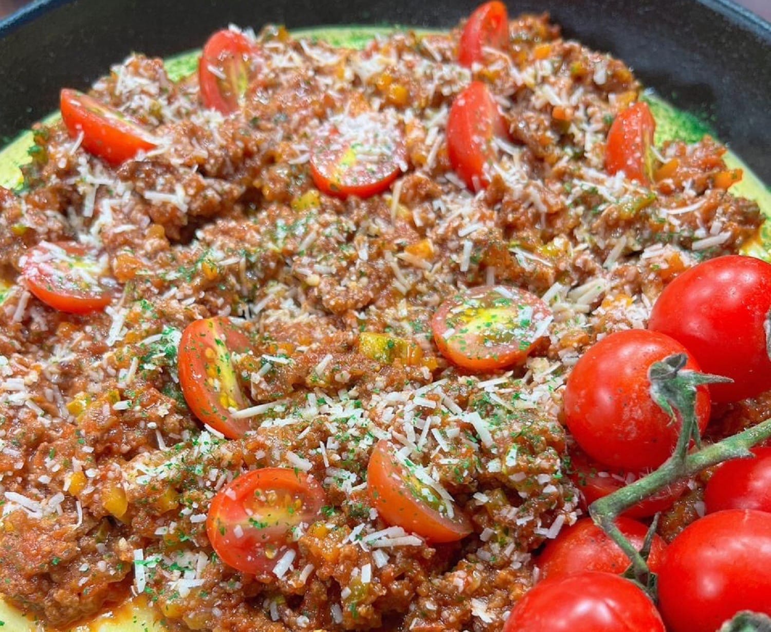 Polenta de queijo com ragu de carne | Band Receitas