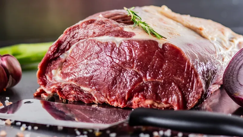 Como escolher uma boa peça de alcatra? Chef ensina truque da carne ...