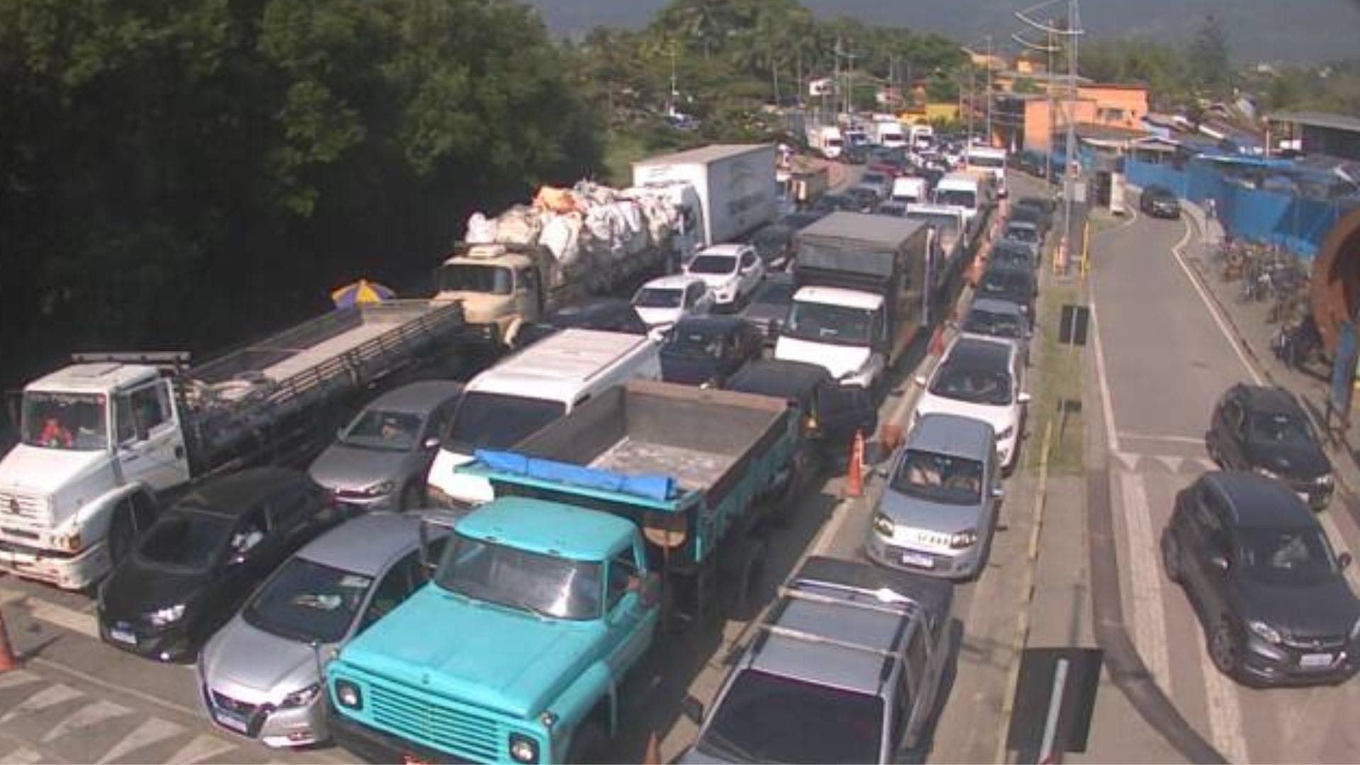 Travessia de Balsas no Litoral Norte registra longas filas de ...