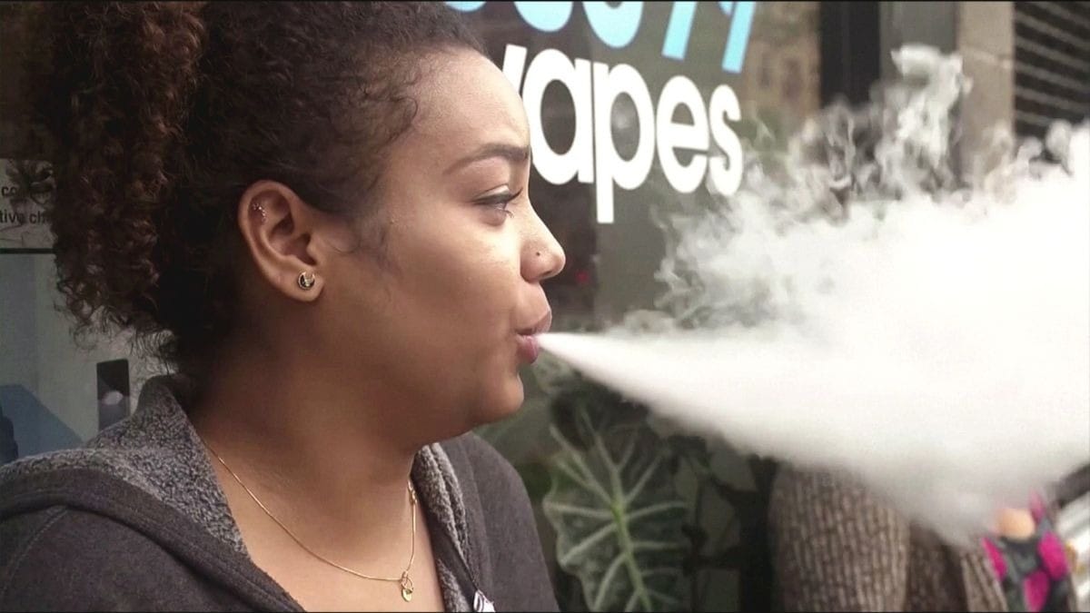 Vape é mais saudável que o cigarro? Especialistas alertam para riscos ...