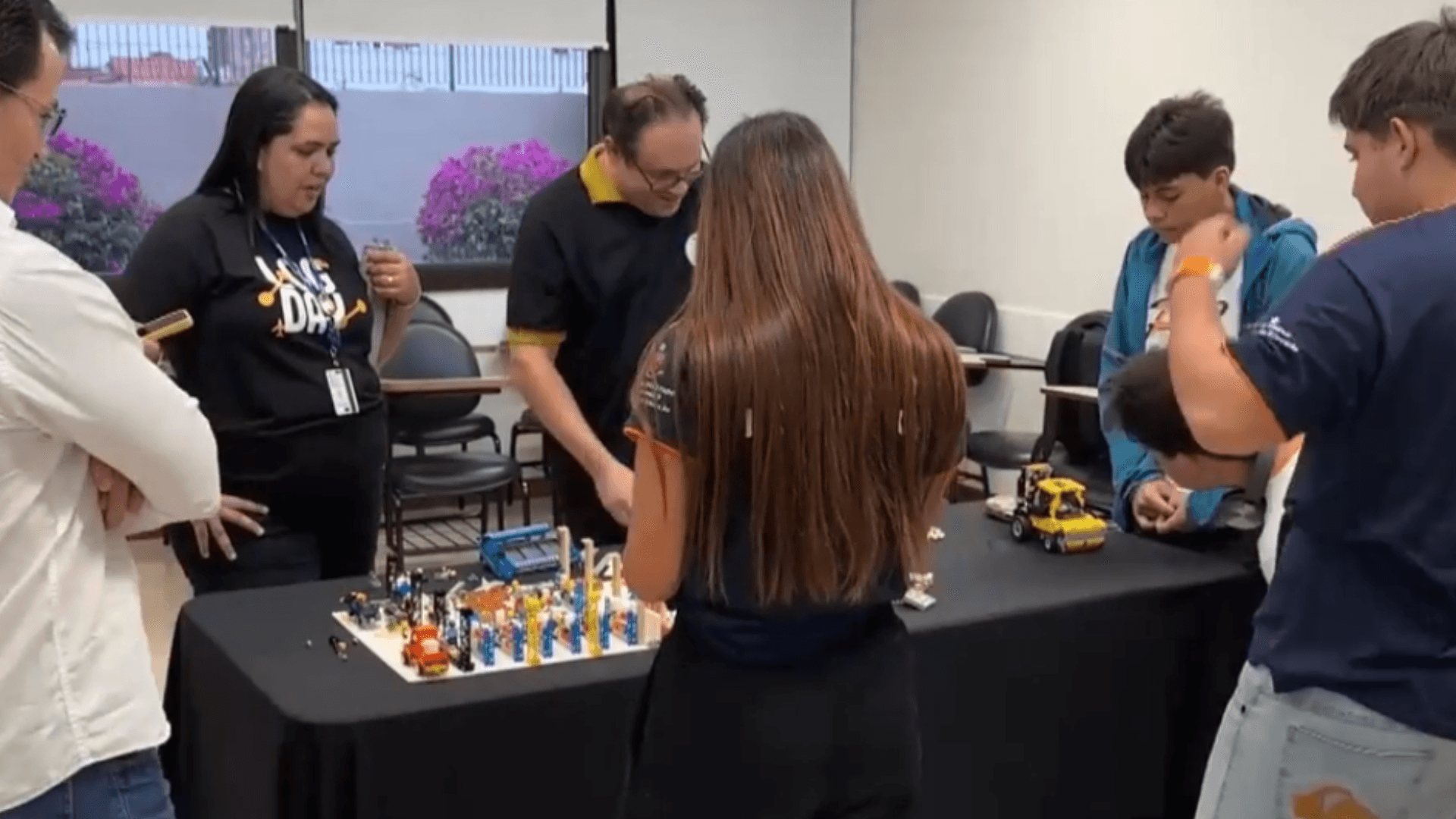 Evento de logística desperta atenção de estudantes em GuaratinguetáBand ...