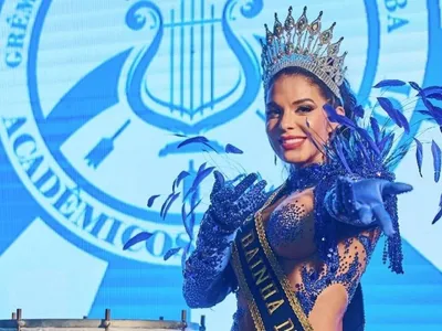Acadêmicos de Niterói tem Monique Rizzeto como nova rainha de bateria