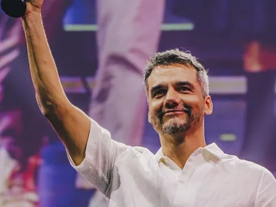 Qual é o signo de Wagner Moura? Astrologia indica sucesso em 2025 para ...