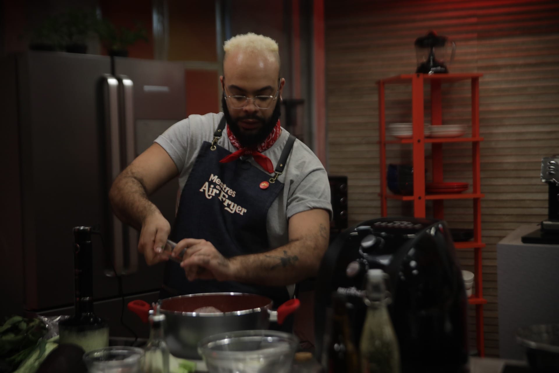 Well é eliminado do Mestres da Air Fryer no quinto episódio