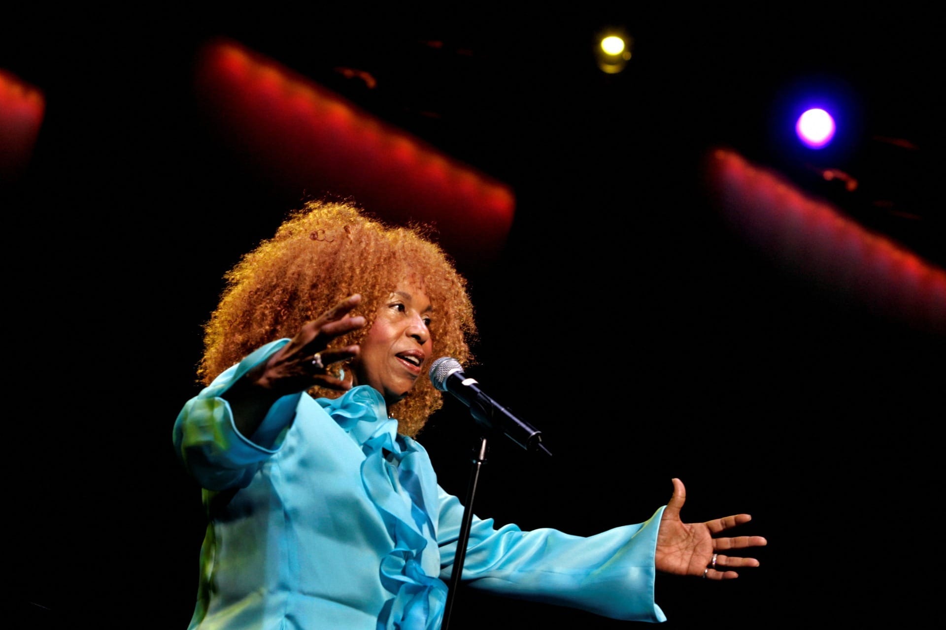 Morre Roberta Flack, cantora de 'Killing me Softly'