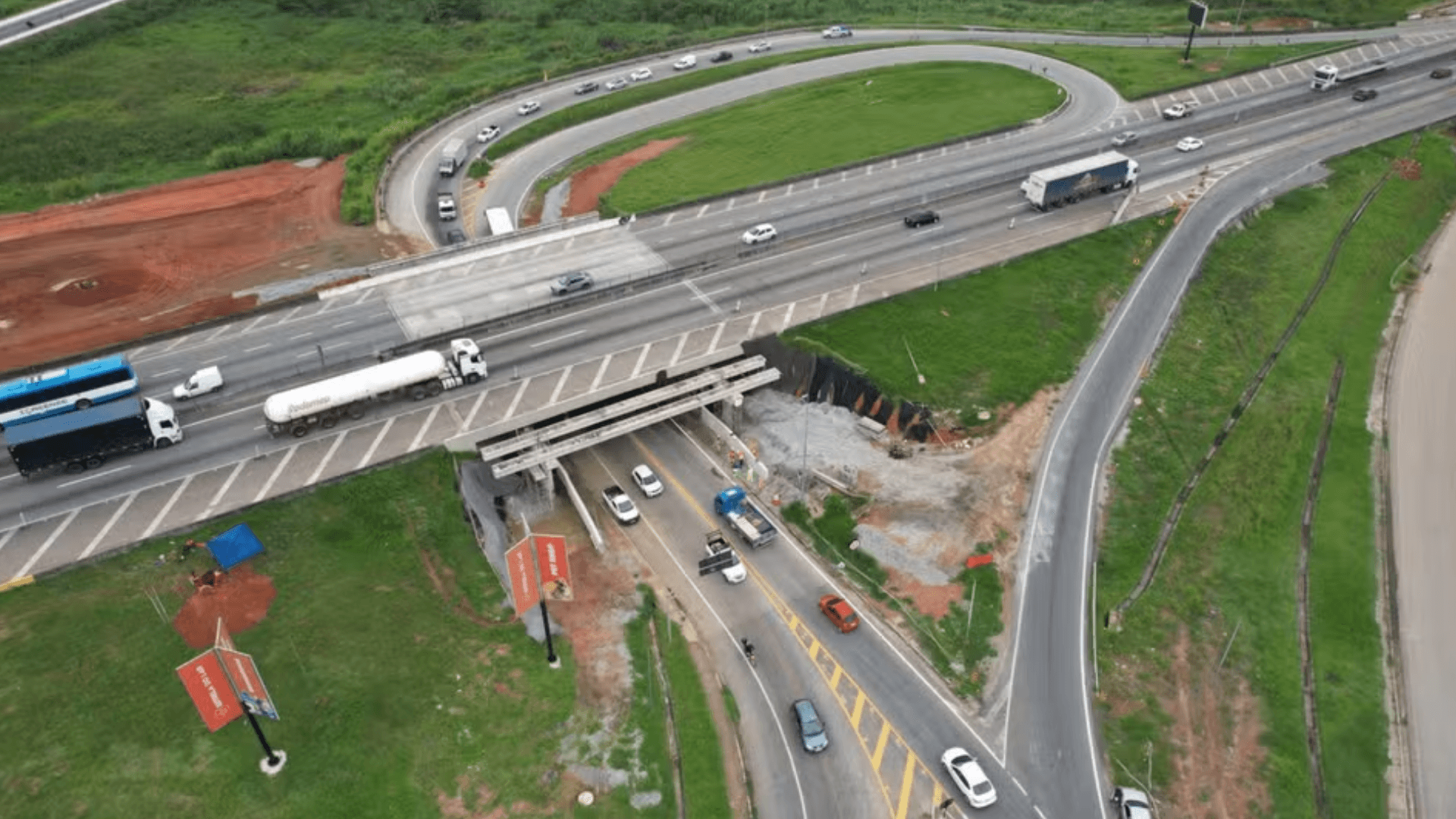 Viaduto de acesso a Jacareí na Via Dutra é liberadoBand Vale
