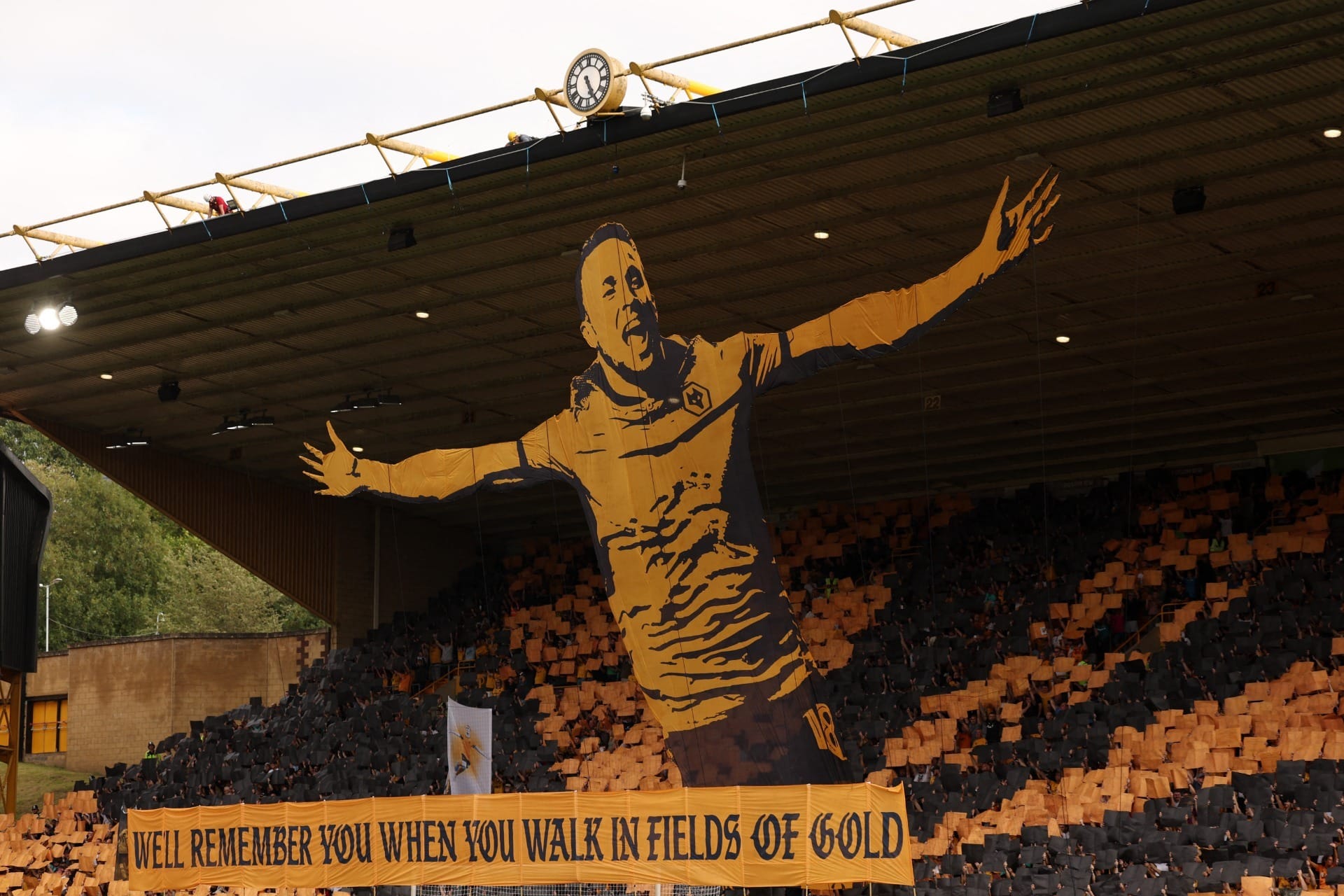 Veja o mosaico do Wolverhampton em homenagem a Diogo Jota