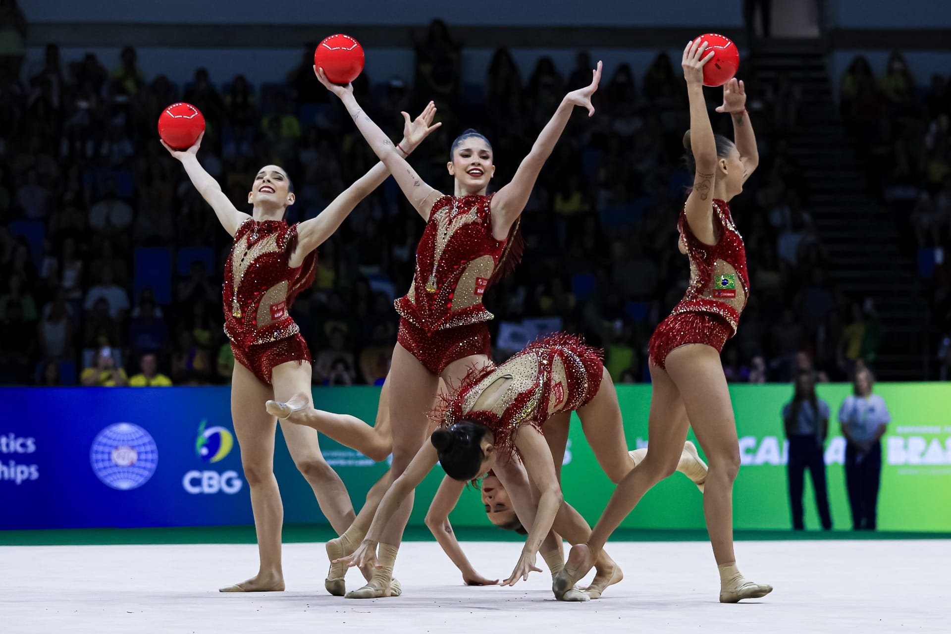 Brasil conquista medalha de prata inédita no Mundial de Ginástica Rítmica
