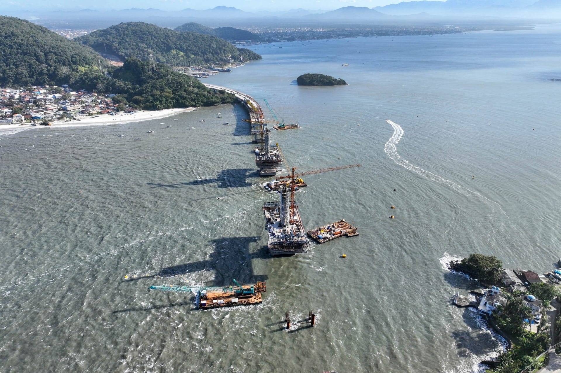 Ponte de Guaratuba chega a 73% e inaugura em abril de 2026