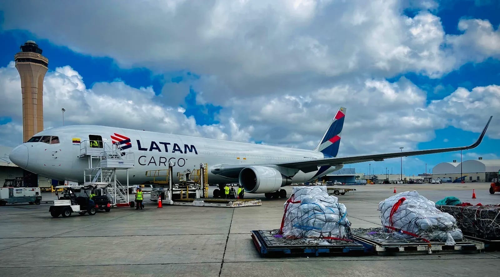 Latam incorpora na frota os primeiros aviões da Embraer