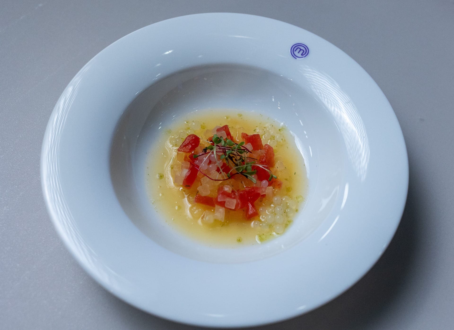 Tartar de melão, melancia e erva-doce com caviar de limão e azeite de ...