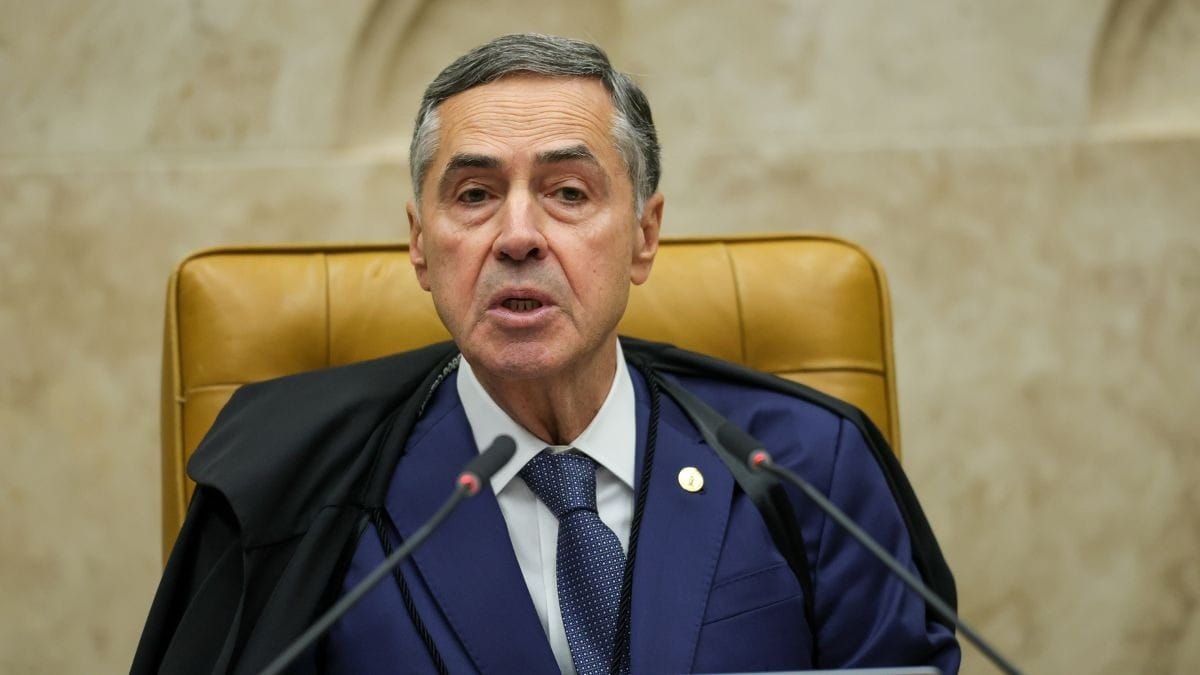 Barroso tem alta após mal-estar no STF e minimiza episódio: "susto”
