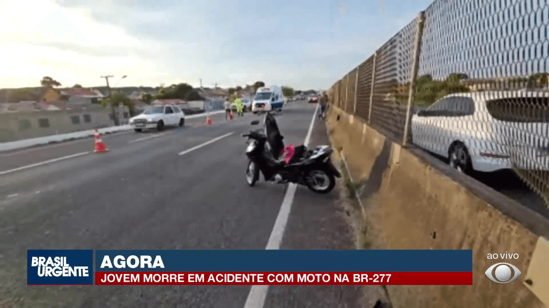 Jovem motociclista morre após bater em van na BR-277, em Curitiba