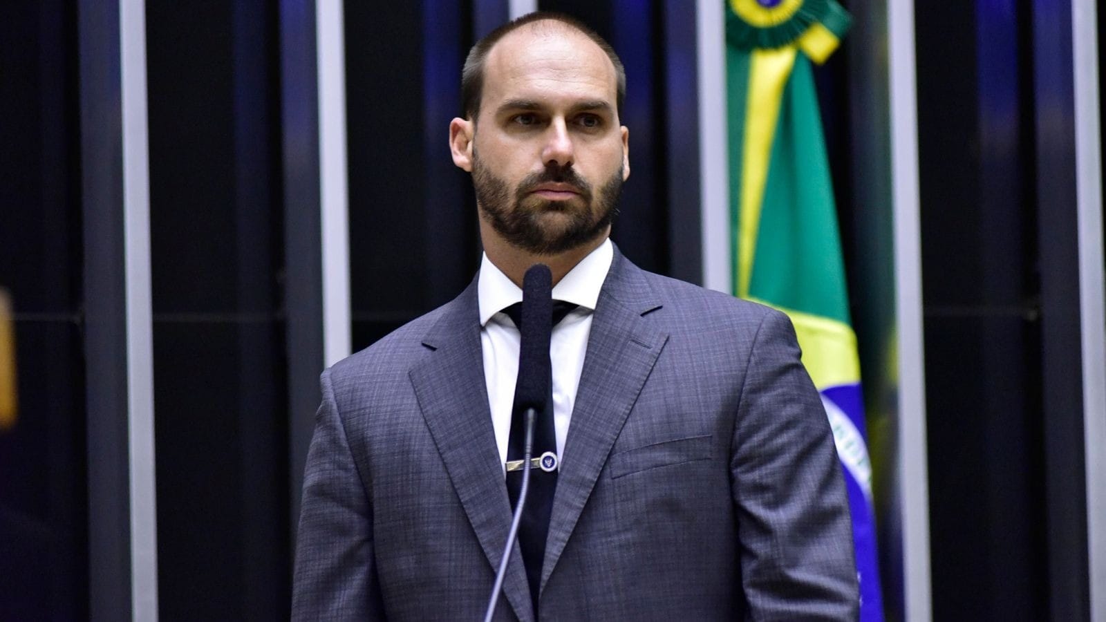 DPU recorre contra decisão que tornou Eduardo Bolsonaro réu por coação