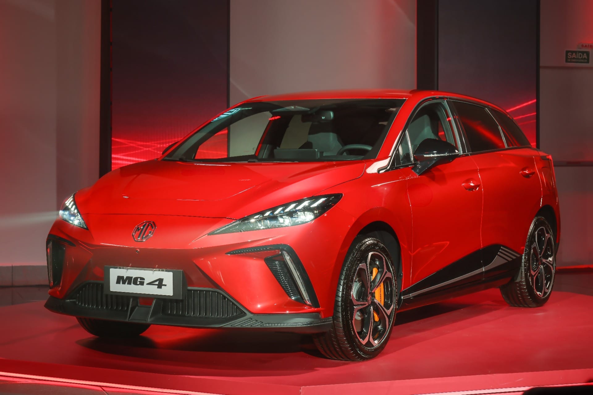 MG Motor chega oficialmente no Brasil com três EVs; conheça detalhes e ...