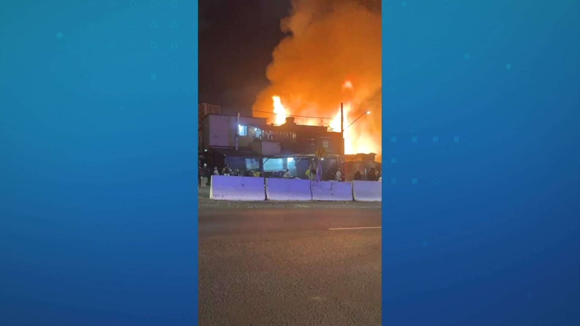 Incêndio atinge comunidade e deixa ao menos 80 pessoas desabrigadas em SP
