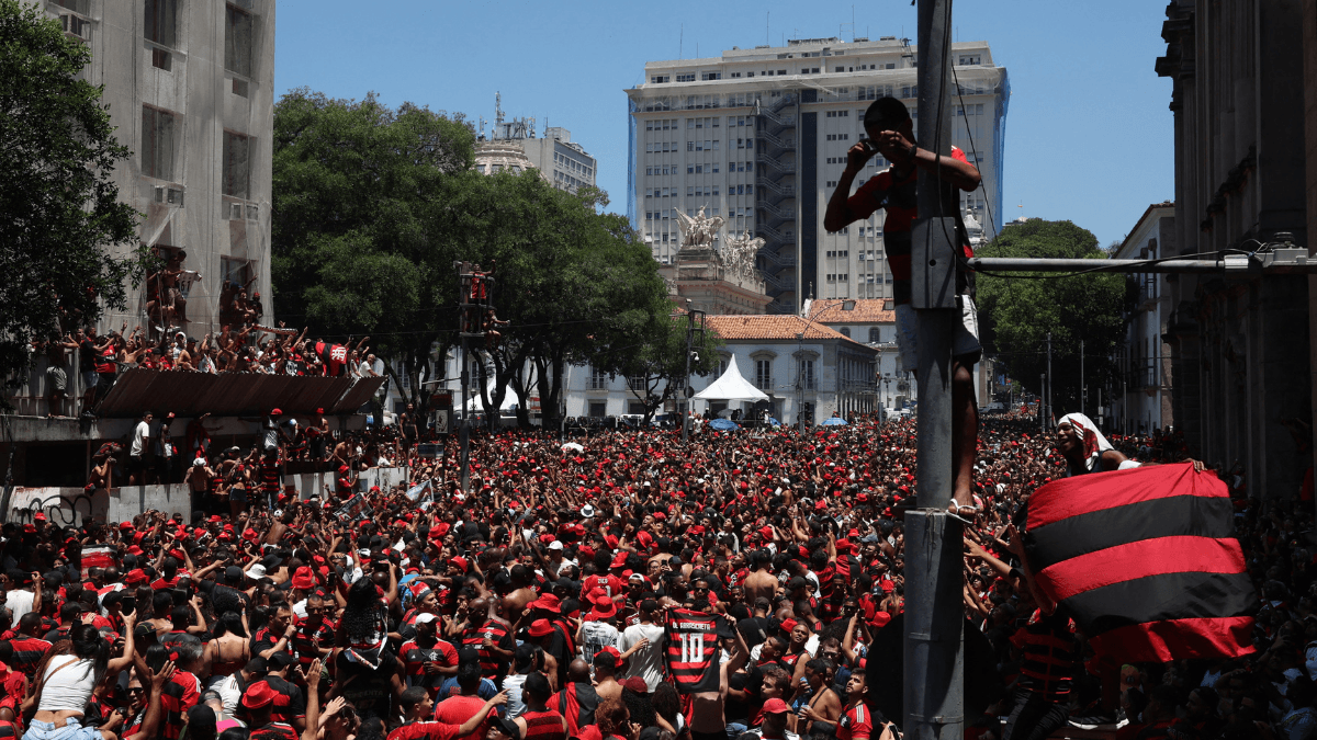 Flamengo comemora título da Libertadores em trio elétrico; veja as fotos