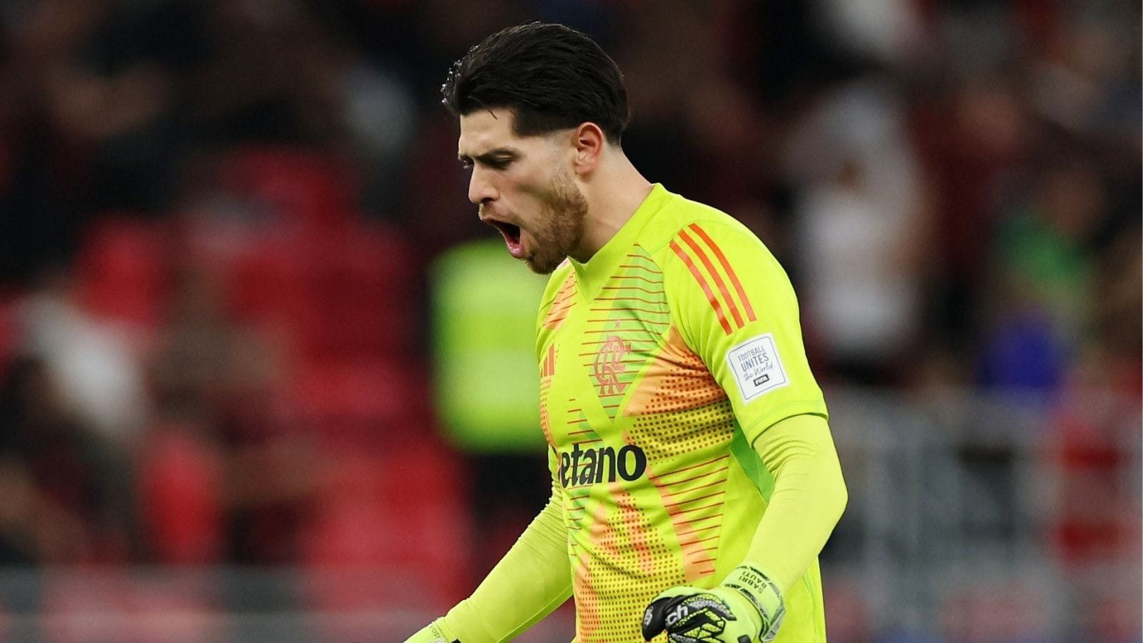 Rossi admite dificuldades do Flamengo com o campo e "bom jogo" do Cruz Azul