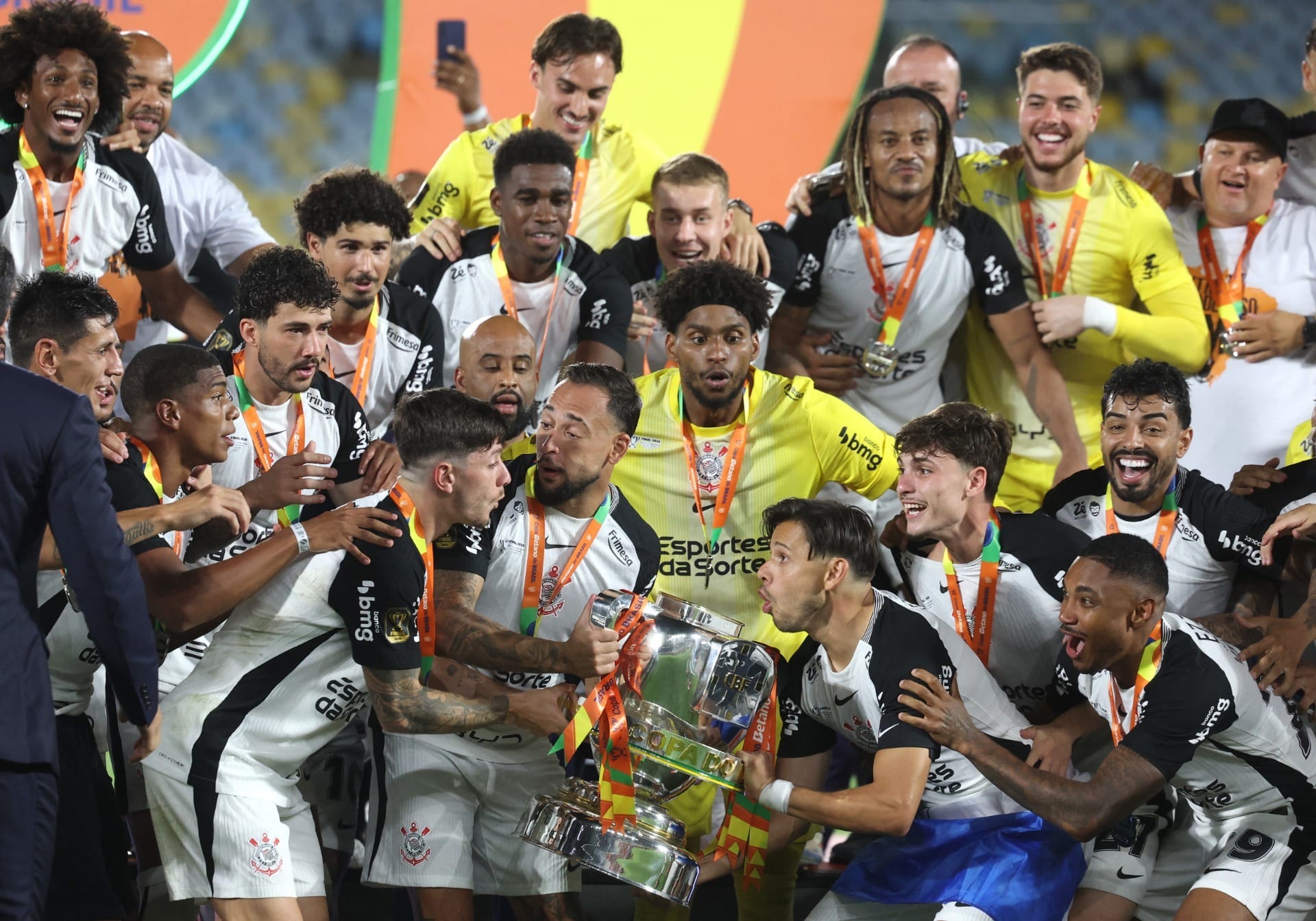 Ranking de clubes da CBF: Flamengo segue líder, e Corinthians supera rivais