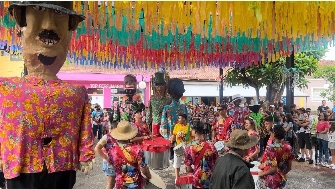 Bonecos Gigantes abrem Carnaval neste fim de semana em São Bento do ...