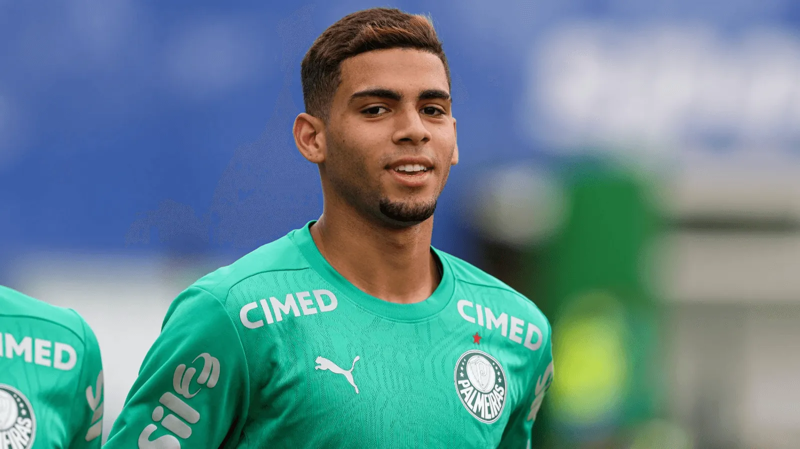 Lateral Arthur celebra estreia pelo Palmeiras e fala em mudança de chave