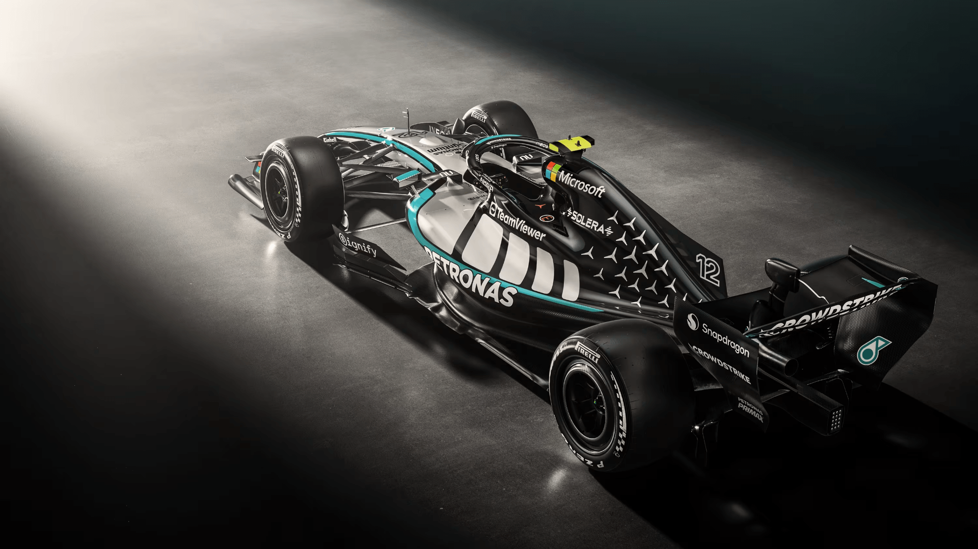 F1: Mercedes divulga primeiras imagens do W17, carro para a temporada ...