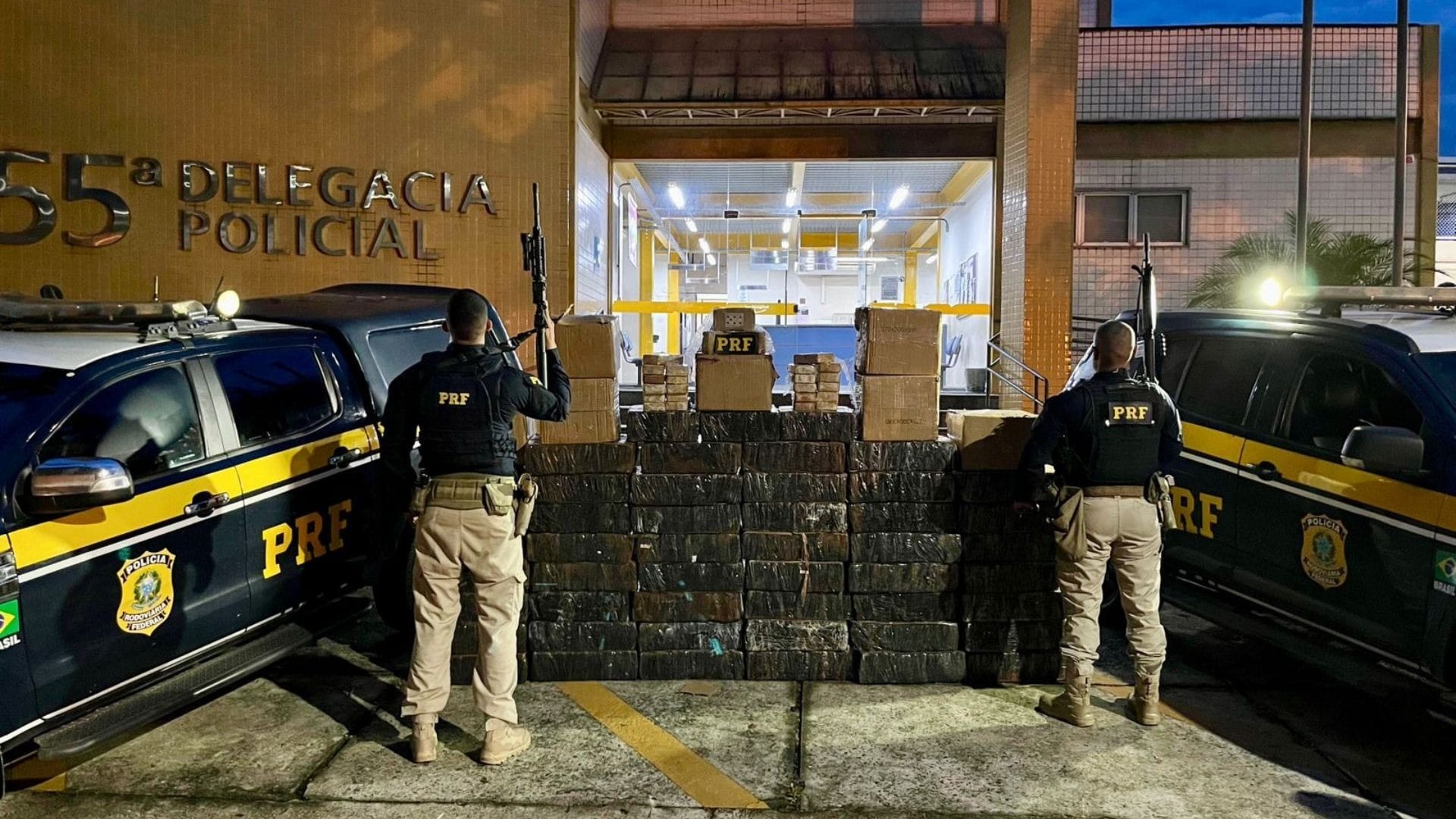 Uma tonelada de maconha e 209 kg de cocaína são apreendidas em Queimados