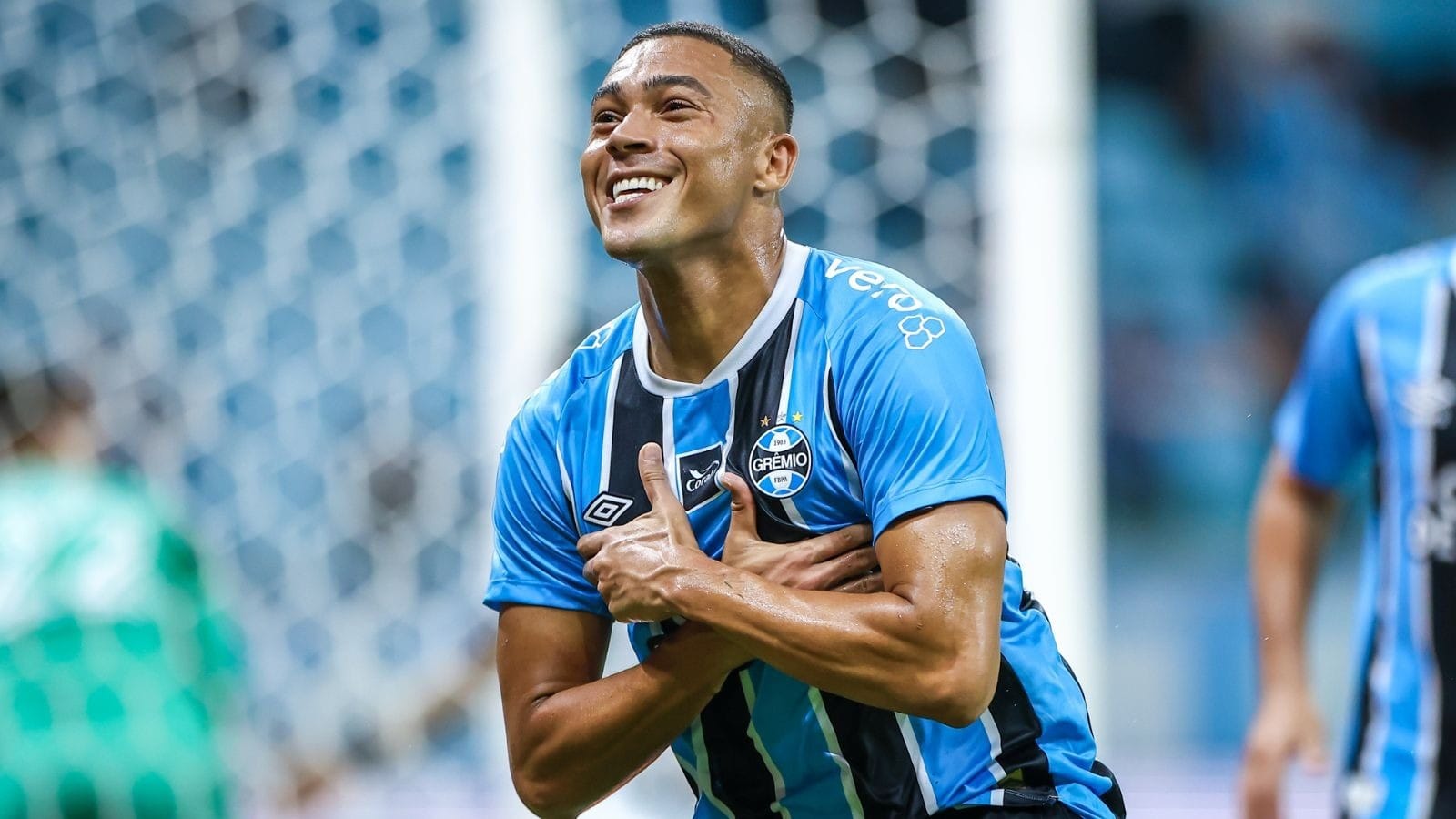 Carlos Vinicius se torna o artilheiro do Brasil em 2026; veja o ranking