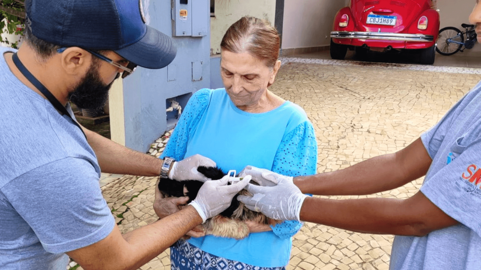 UVZ faz visita casa a casa em bairros para ampliar cobertura