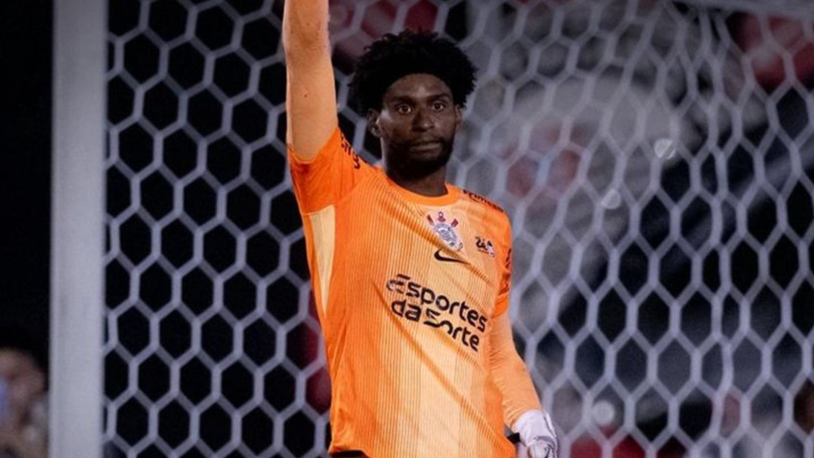 Hugo defende 3 pênaltis e Corinthians elimina a Portuguesa no Paulistão