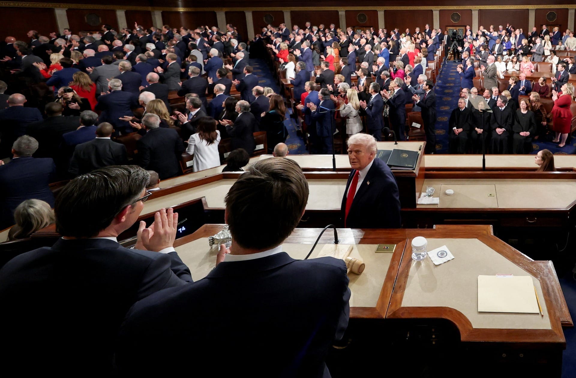 Trump fala sobre economia, imigrantes e Irã em Discurso do Estado da União