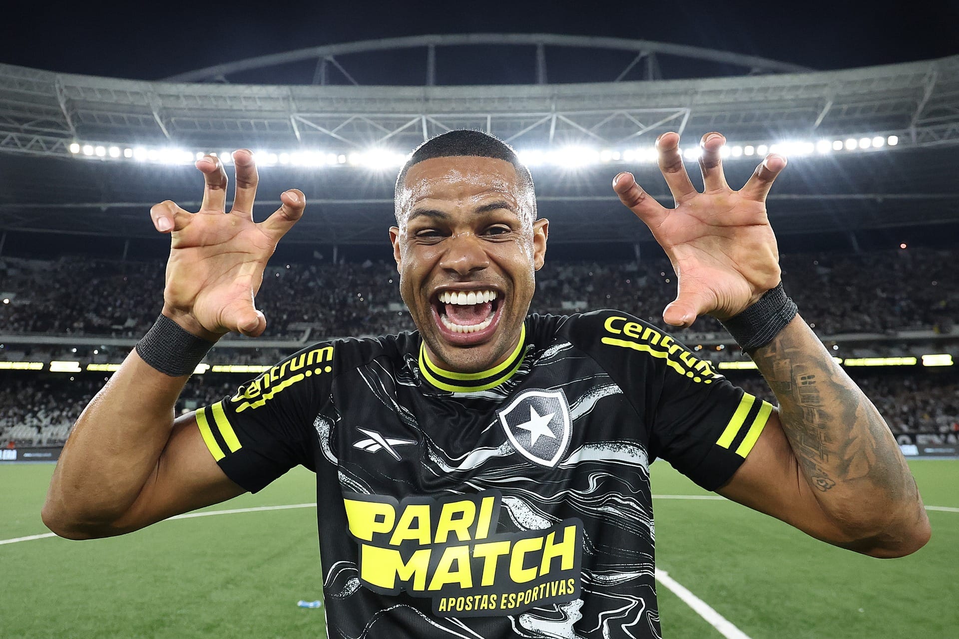 Botafogo anuncia retorno de Junior Santos; veja detalhes