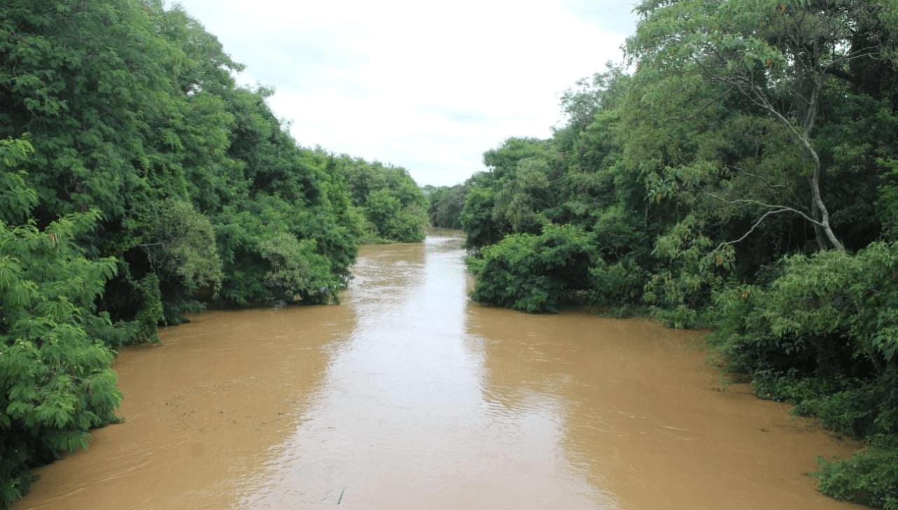 Monte Mor: Rio Capivari transborda e pontes são interditadas após chuvas