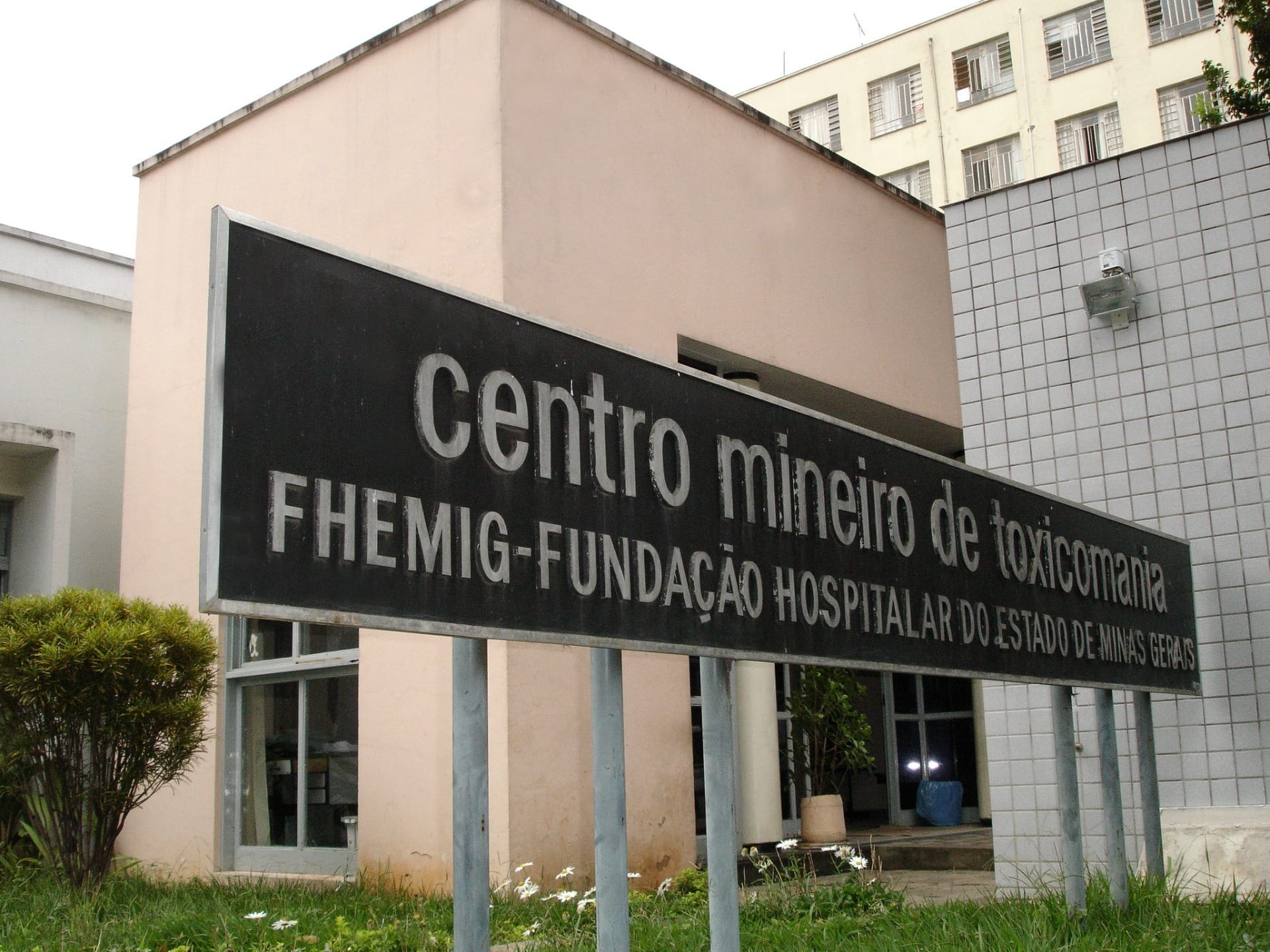 Servidores da FHEMIG entram em greve