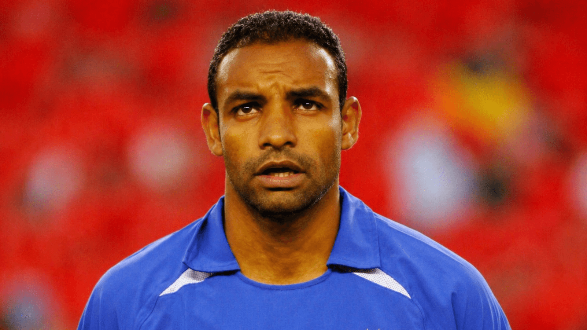 Como Emerson lesionou o ombro jogando no gol e foi cortado em 2002