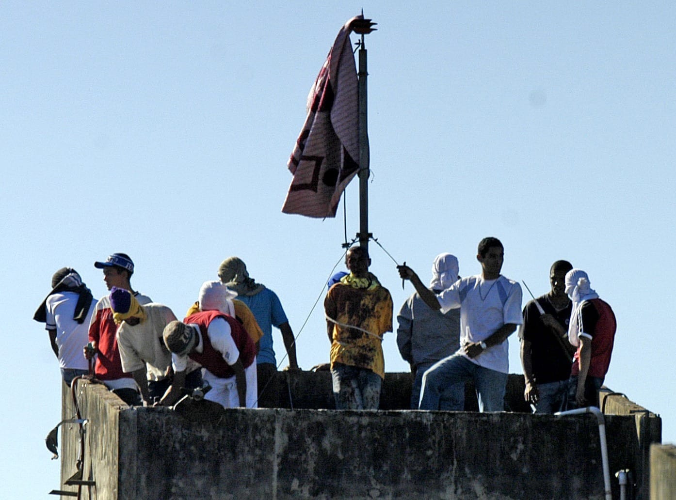 Classificação do PCC e CV como terroristas entra em vigor nesta sexta