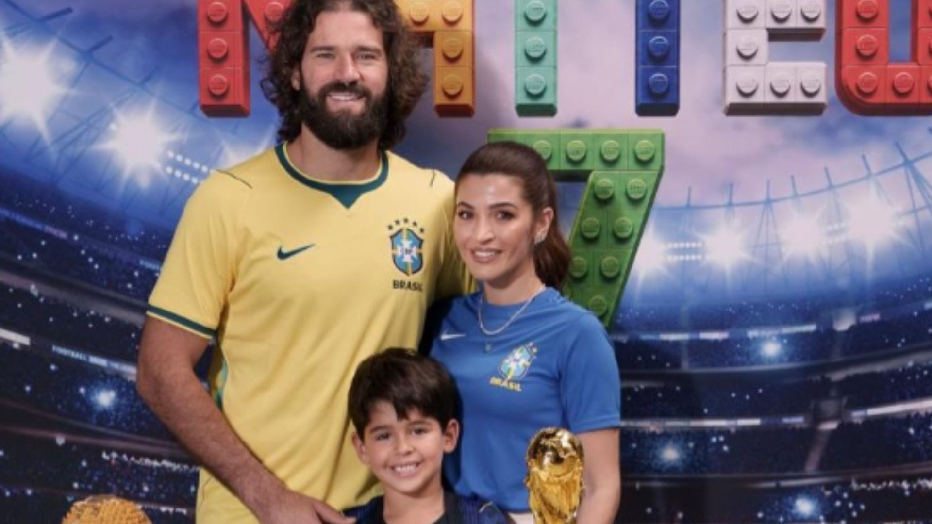 Esposa de Alisson antecipa aniversário do filho devido à Copa do Mundo