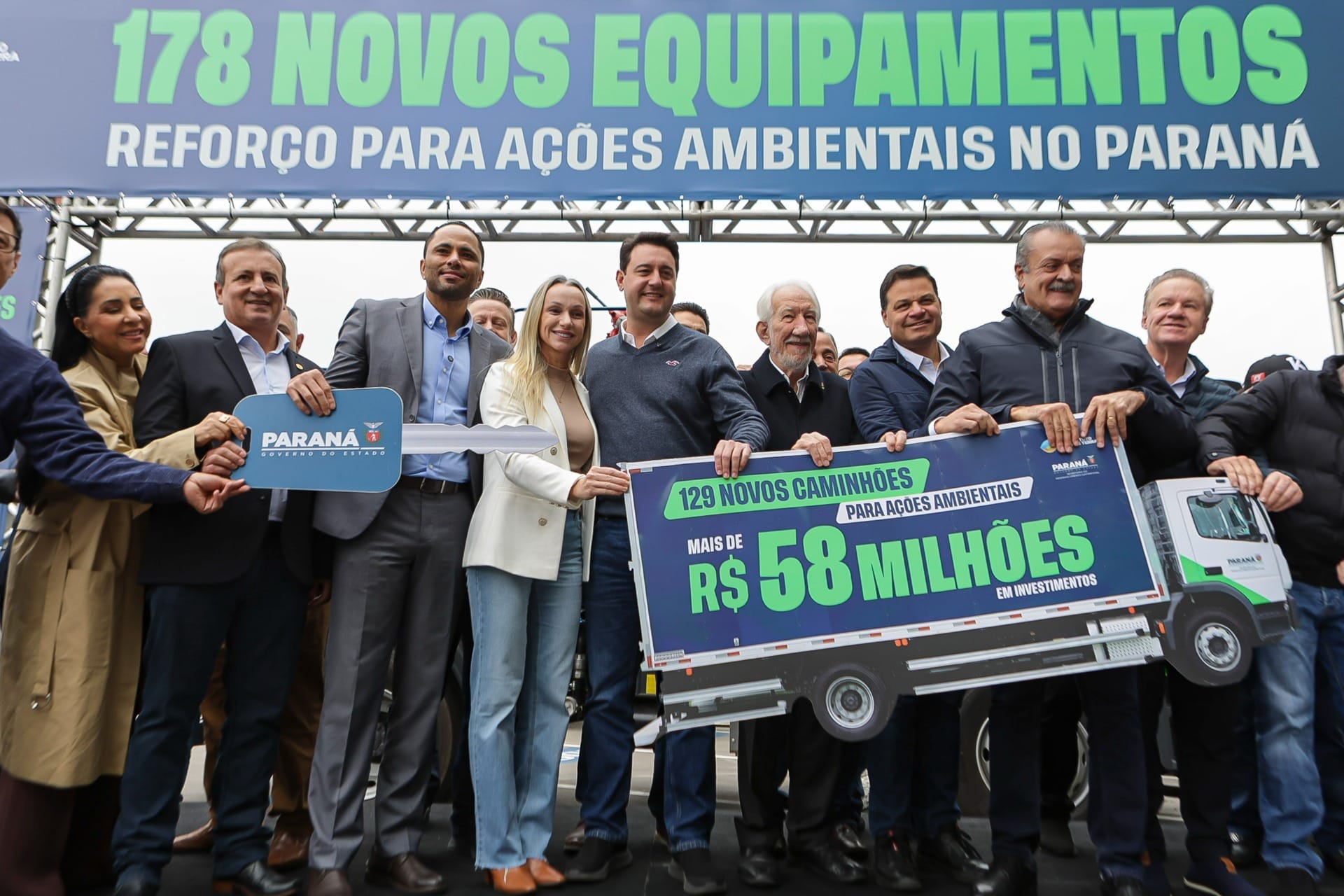 Ratinho Junior entrega R$ 70 mi em veículos da Patrulha Ambiental