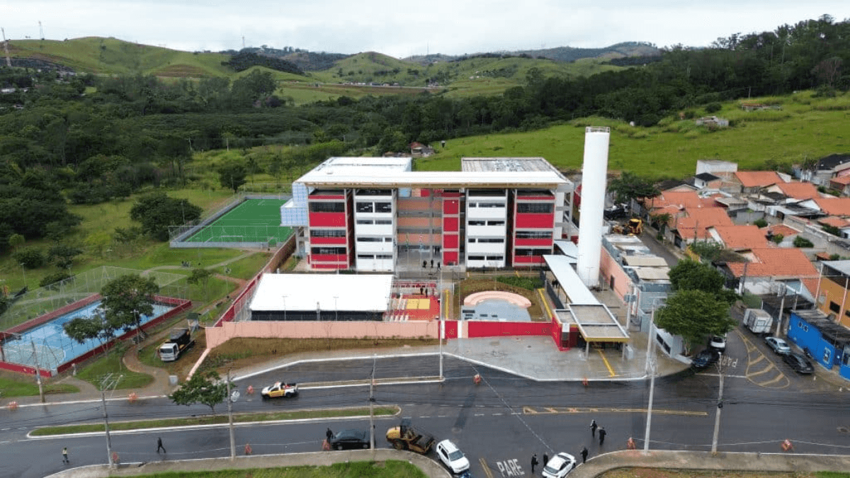 SJCampos inaugura escola estadual com a presença do governador Tarcísio